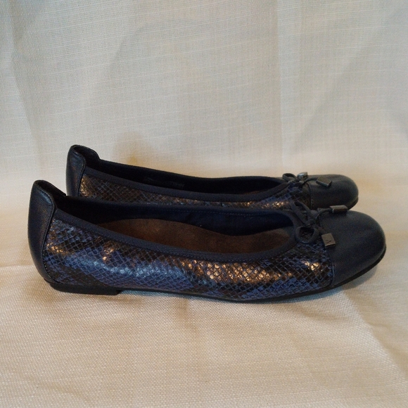Vionic | Shoes | Vionic Minna Blue Black Snake Print Ballet Flat | Poshmark